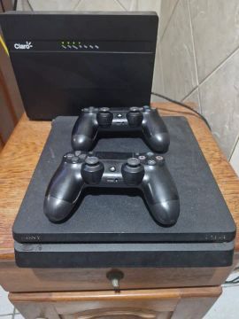 "console ps4 com 2 controles" - Consoles de Vídeo Game no Brasil