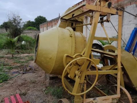 "auto betoneira" no Brasil