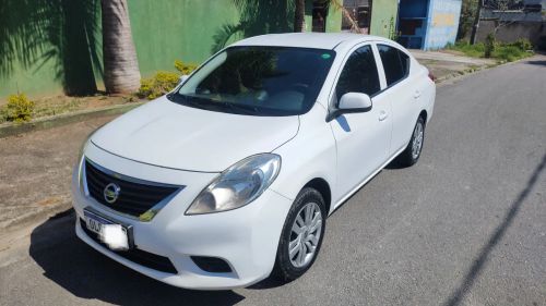 NISSAN VERSA 2013 Usados e Novos