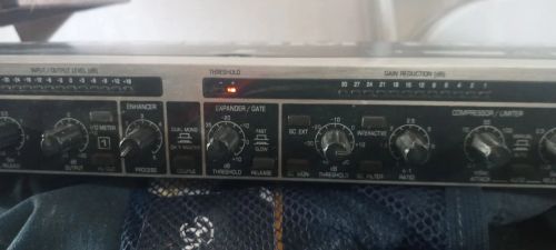 "compressor de audio behringer" no Brasil