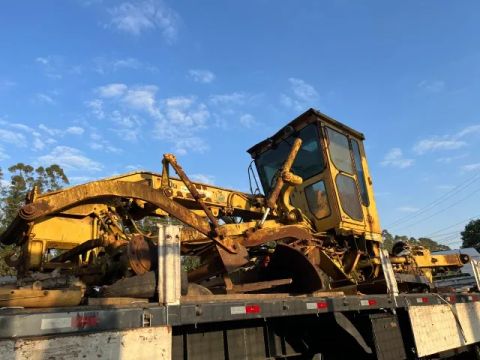 "motoniveladora caterpillar" no Brasil