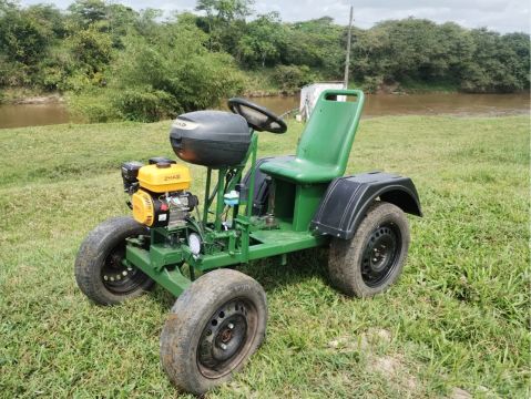 "trator pequeno" no Brasil