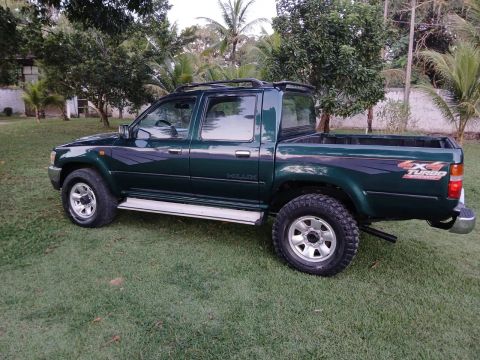 TOYOTA HILUX 2002 Usados e Novos