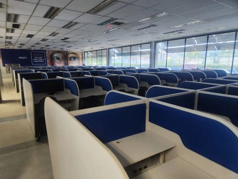 "baias de call center" no Brasil