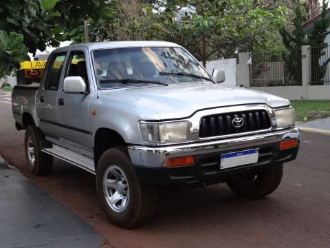 TOYOTA HILUX 2002 Usados e Novos
