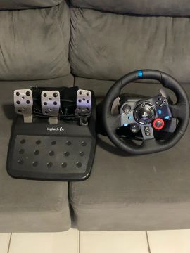 "volantes logitech" no Brasil