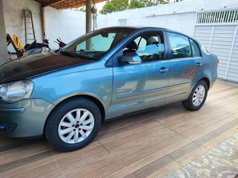 sedãs VOLKSWAGEN POLO 2010 Usados e Novos