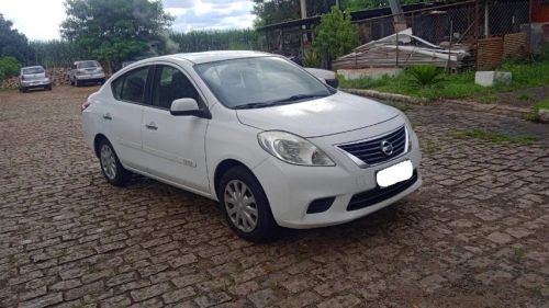 NISSAN VERSA 2013 Usados e Novos