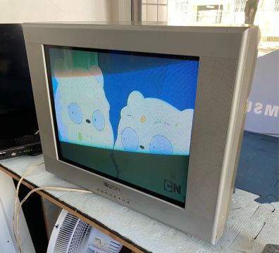 "tv de tubo" - TVs no Brasil