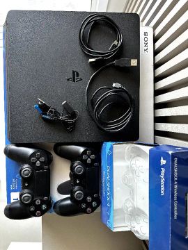 "console ps4 com 2 controles" - Consoles de Vídeo Game no Brasil