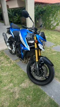 Motos SUZUKI GSR no Brasil