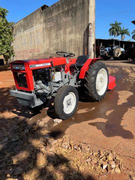 "trator agrale 4100" - Tratores e máquinas agrícolas no Brasil