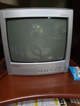 "tv de tubo" - TVs no Brasil