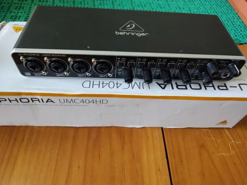 "behringer umc" no Brasil