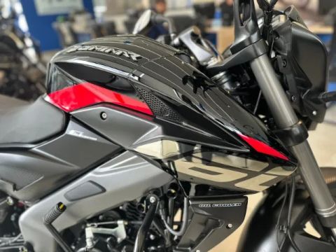 Motos BAJAJ DOMINAR no Brasil