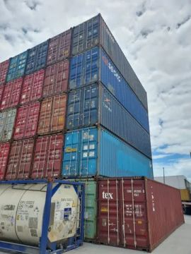 "container de 40 pes" no Brasil