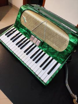 "sanfona ou acordeon" - Instrumentos musicais no Brasil