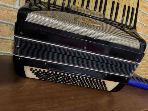 "sanfona ou acordeon" - Instrumentos musicais no Brasil