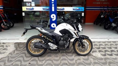 Motos YAMAHA FZ25 no Brasil