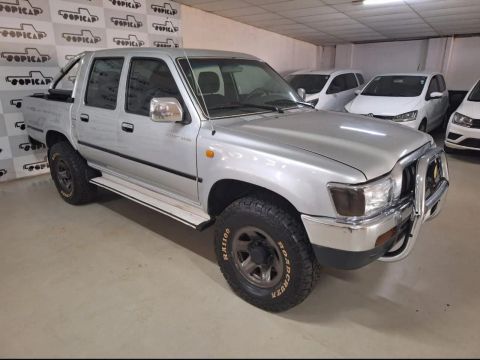TOYOTA HILUX 2003 Usados e Novos