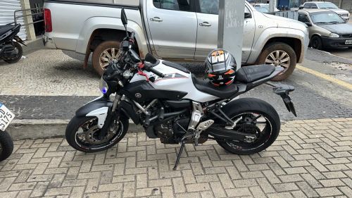 Motos YAMAHA MT-07/MT-07 2016 no Brasil