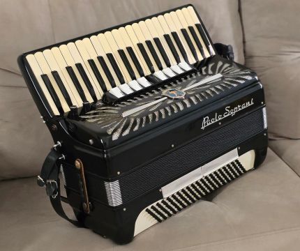 "sanfona ou acordeon" - Instrumentos musicais no Brasil