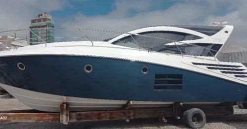 Lancha em Santa Catarina