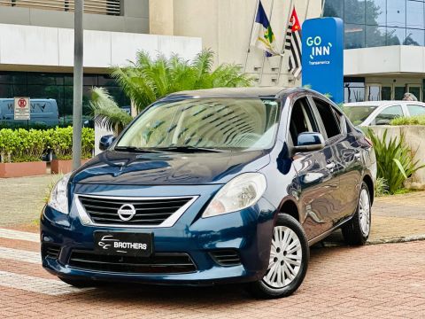 NISSAN VERSA 2013 Usados e Novos