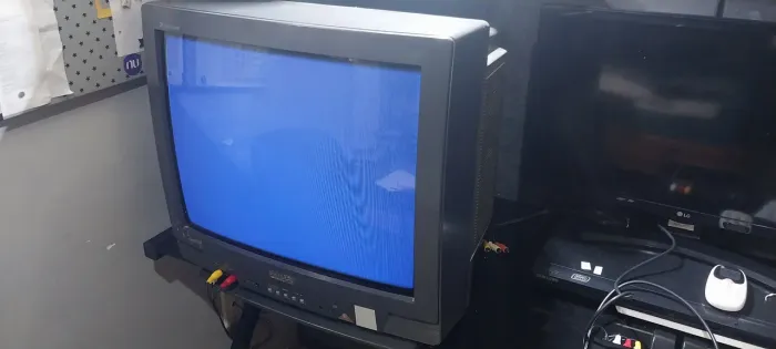 "tv de tubo" - TVs no Brasil