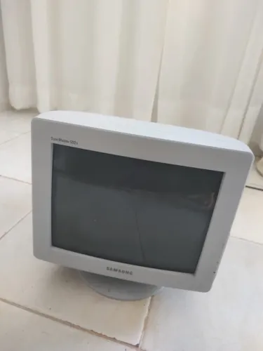 "monitor antigo" no Brasil