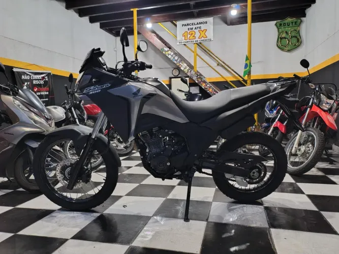 Motos Honda XRE 300 Sahara ADV no Brasil