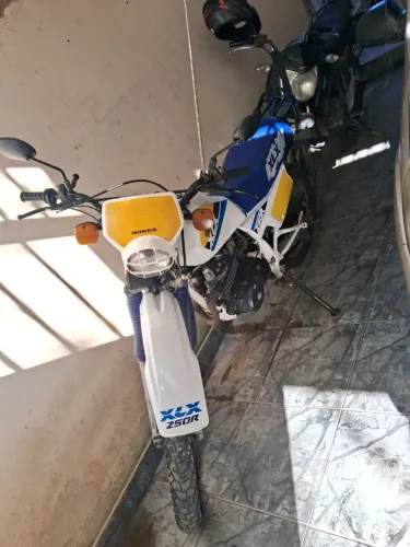 Motos Honda XLX 1989 no Brasil