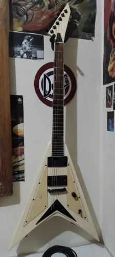 "jackson flying v" no Brasil