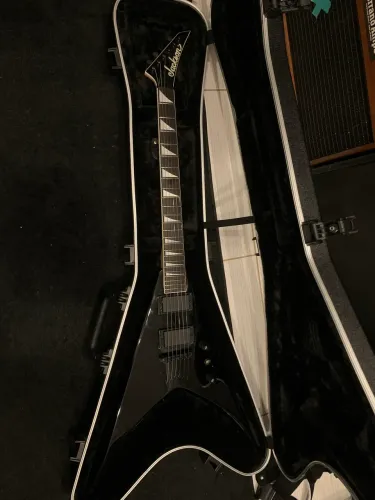 "jackson flying v" no Brasil