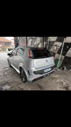 Fiat Punto Blackmotion 1.8 Flex 16V 5P. Usados e Novos