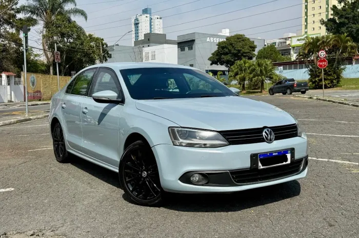 Volkswagen Jetta 2012 Usados e Novos