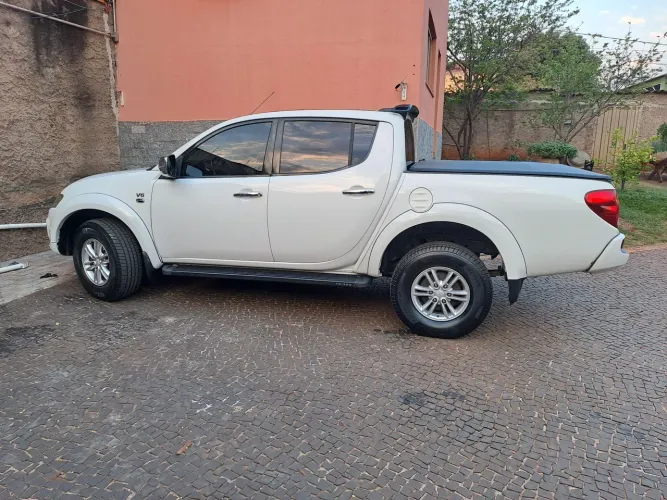 Mitsubishi L200 2016 Usados e Novos