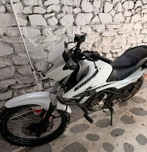 Motos Honda NX 4 Falcon 400 no Brasil