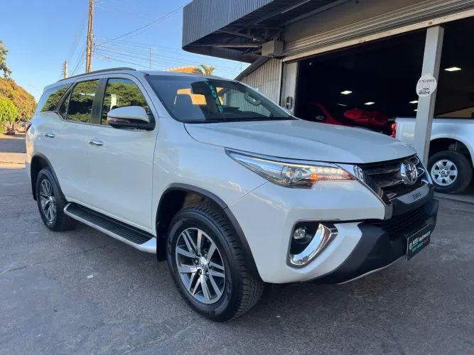Toyota Hilux SW4 SRX 4X4 2.8 TDI 16V Dies. Aut. Usados e Novos