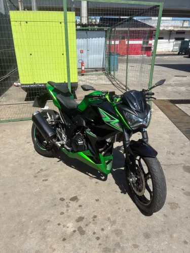 Motos Kawasaki Z 300 no Brasil