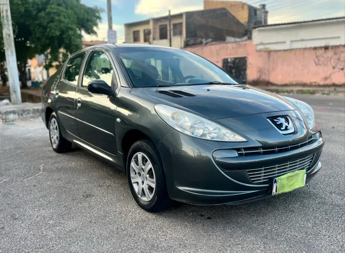 Peugeot 207 Sedan Passion XR 1.4 Flex 8V 4P Usados e Novos