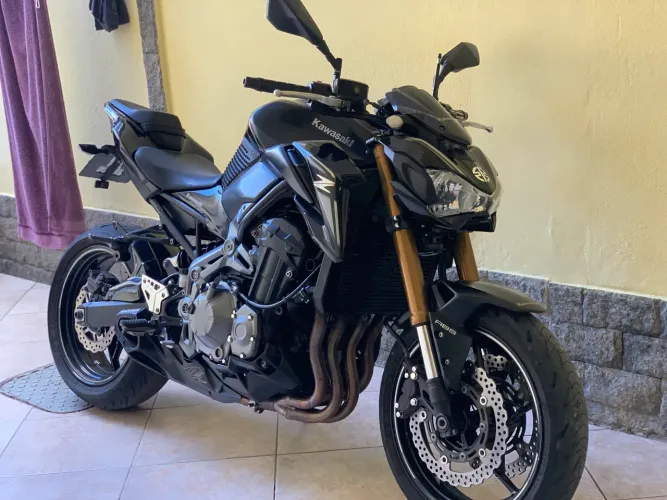 Motos Kawasaki Z 900 no Brasil