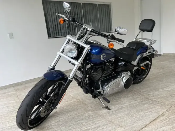 Motos Harley-Davidson Breakout no Brasil