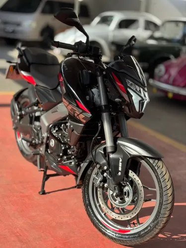Motos Bajaj Dominar Ns200 no Brasil