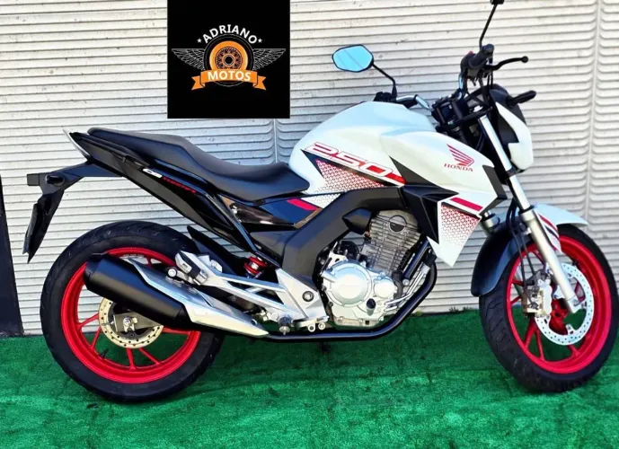 Motos Honda CB Twister/flexone 250cc 2022 no Brasil