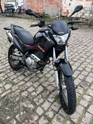 Motos Honda NX 400i Falcon no Brasil