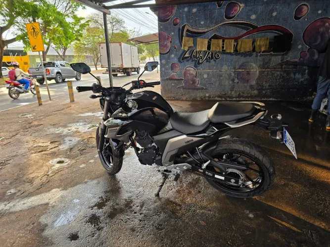 Motos Yamaha FZ25 250 Fazer Flex no Brasil
