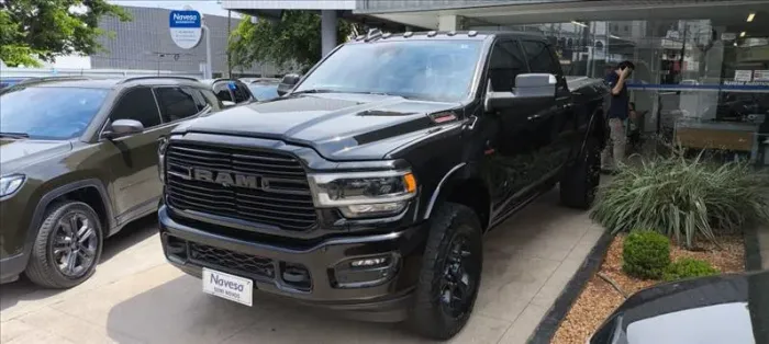 Ram 2500 Laram. 6.7 Night ED. TB CD 4X4 DIE Usados e Novos