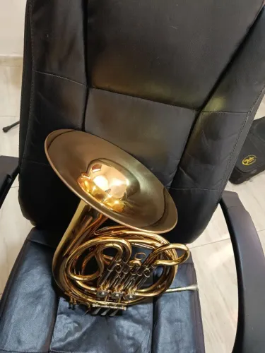 "instrumento trompa" - Instrumentos musicais no Brasil