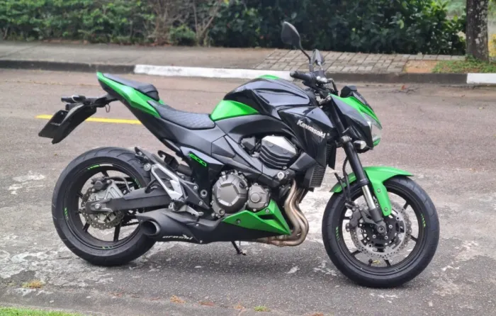 Motos Kawasaki Z-800 no Brasil